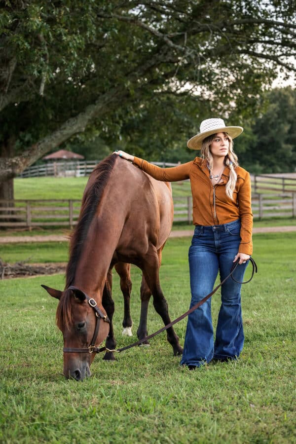 Country Music Star Lainey Wilson for Tribute Equine Nutrition - Shelley ...