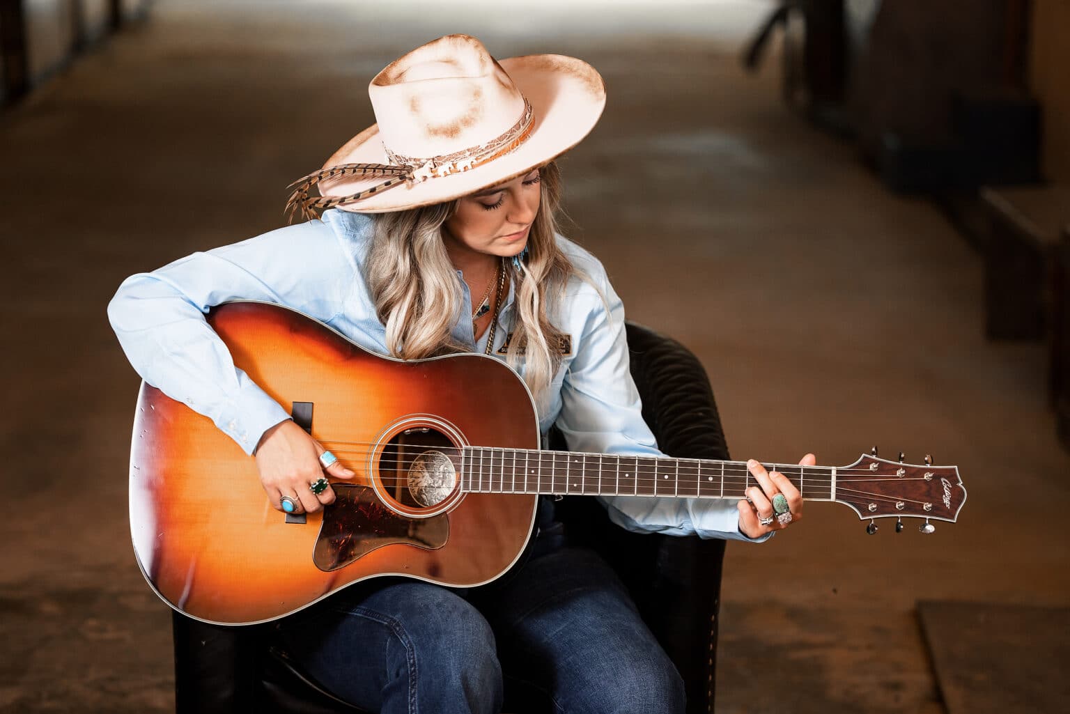 Country Music Star Lainey Wilson for Tribute Equine Nutrition - Shelley ...